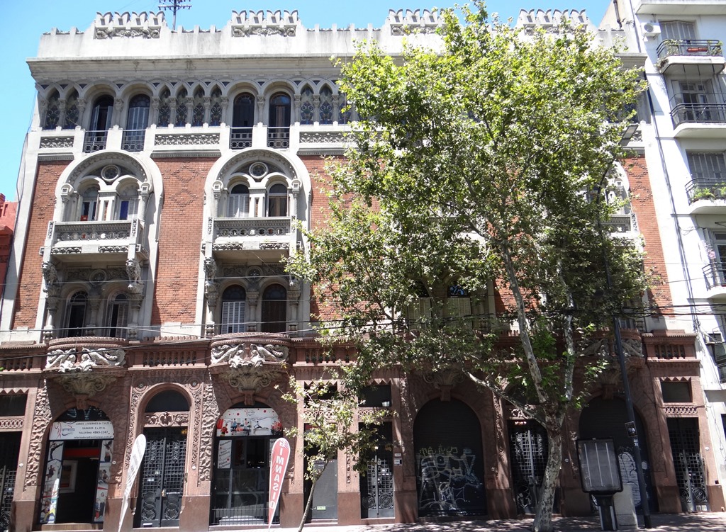 LA CASA DE LOS PAVOS REALES: LA PERLA OCULTA DEL ONCE (por Pablo R ...