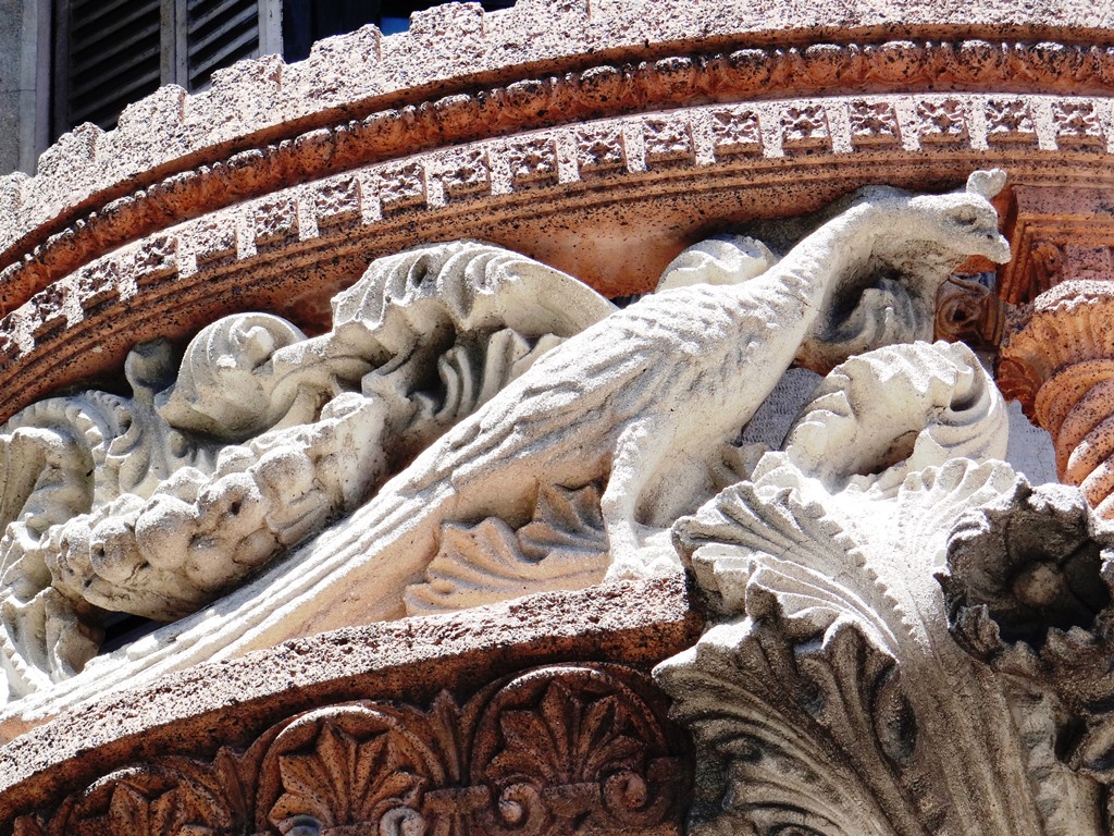 LA CASA DE LOS PAVOS REALES: LA PERLA OCULTA DEL ONCE (por Pablo R ...